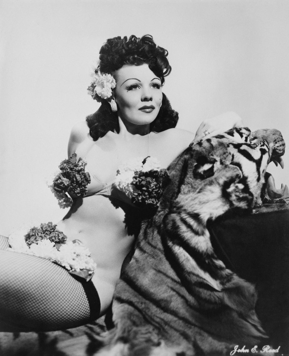 Your Visual Guide To The Timeless Queens Of Pin Up Huffpost Uk Culture And Arts
