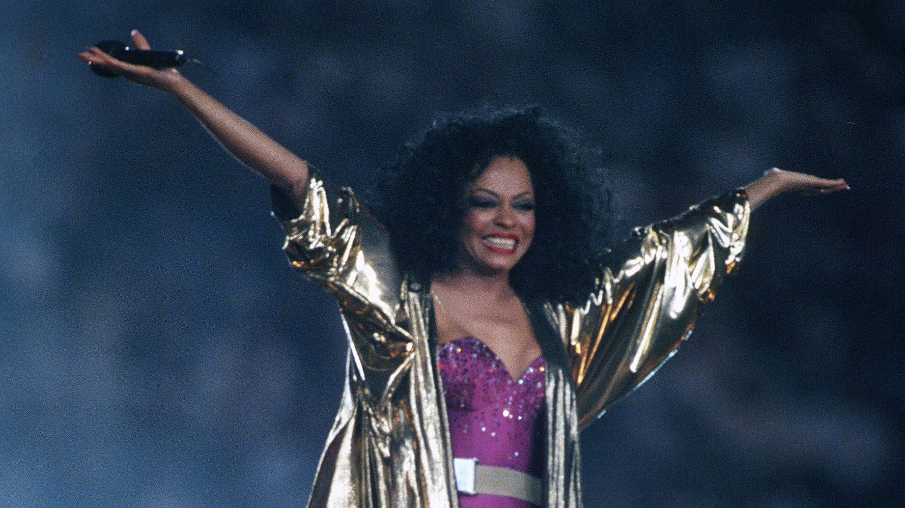 The Most Showstopping Super Bowl Halftime Outfits Of All Time ...