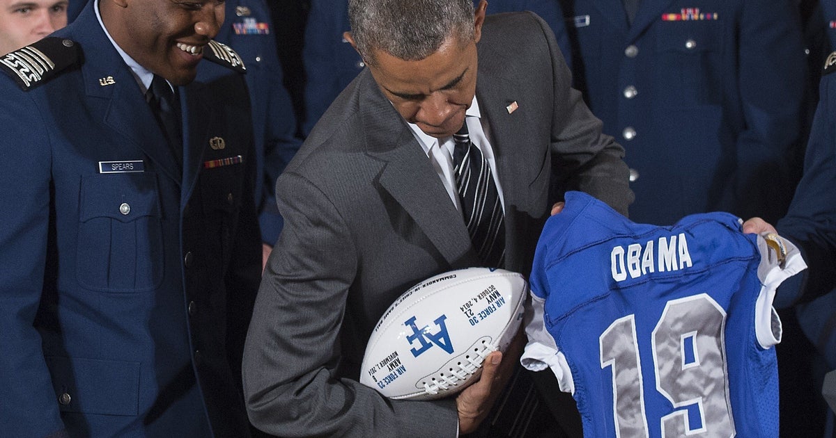 Here's What's On The Obamas' Super Bowl Menu | HuffPost Latest News