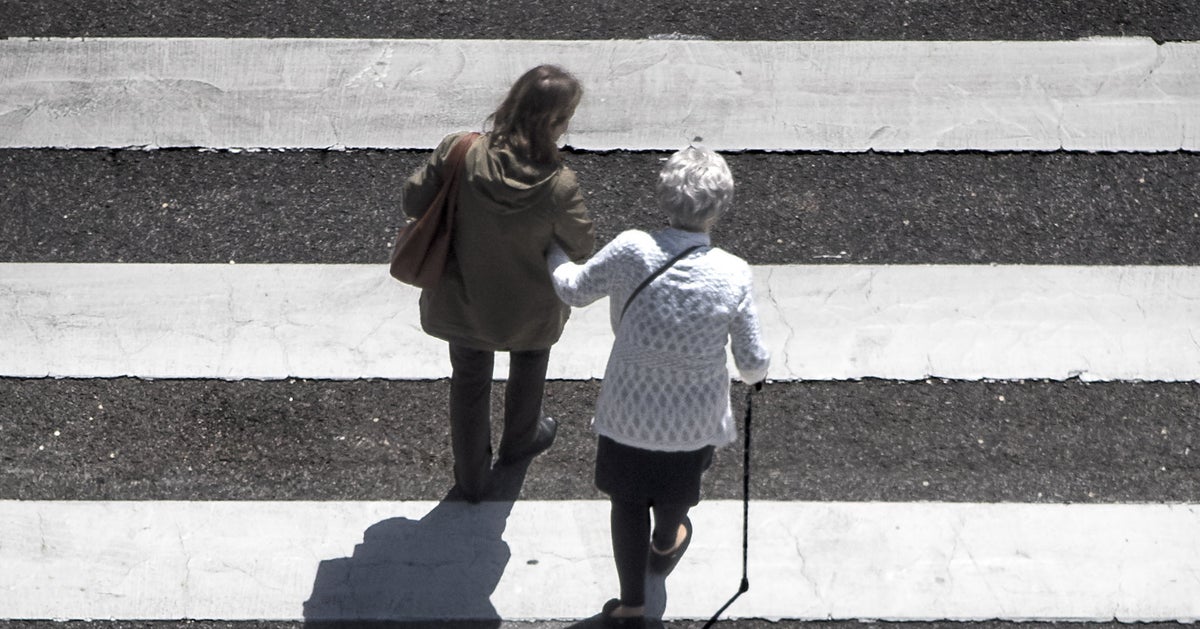 6 Amazing Moments Of Human Connection That Will Have You Reaching For ...