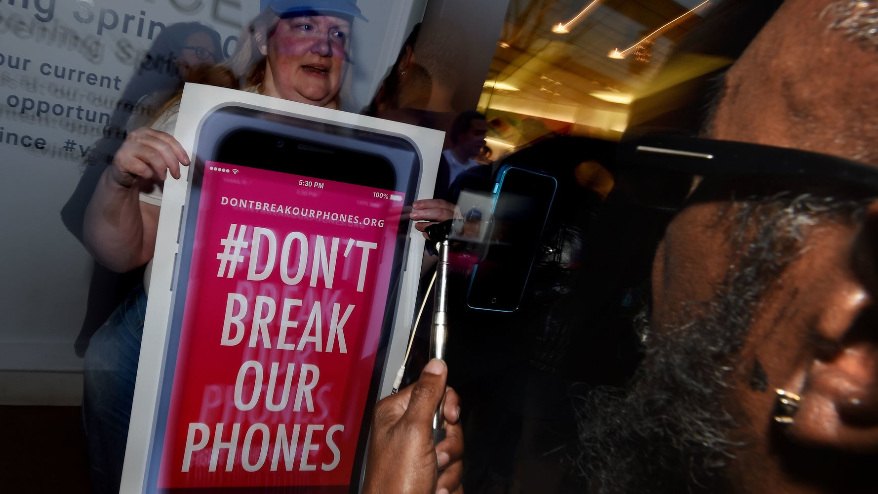 Unlocking iPhone Would Expose 'Hundreds Of Millions' To Cyber Attacks ...