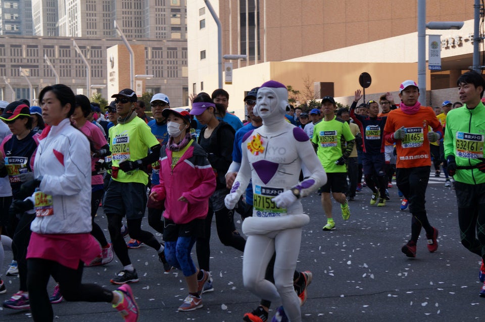 LOOK: The Eccentric Costumes Of Tokyo Marathon Runners | HuffPost The ...