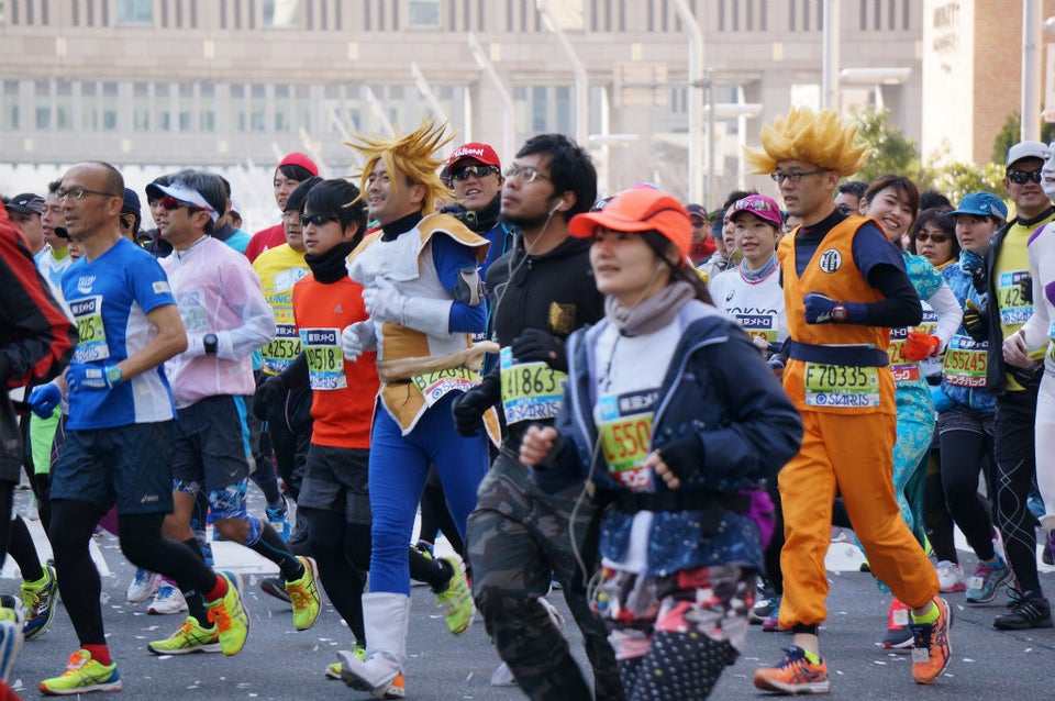 LOOK: The Eccentric Costumes Of Tokyo Marathon Runners | HuffPost The ...