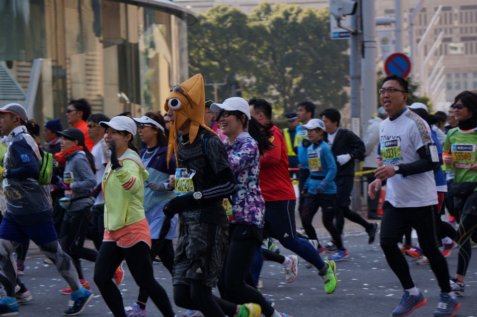 LOOK: The Eccentric Costumes Of Tokyo Marathon Runners | HuffPost The ...