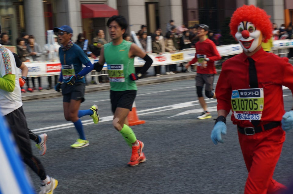 LOOK: The Eccentric Costumes Of Tokyo Marathon Runners | HuffPost The ...
