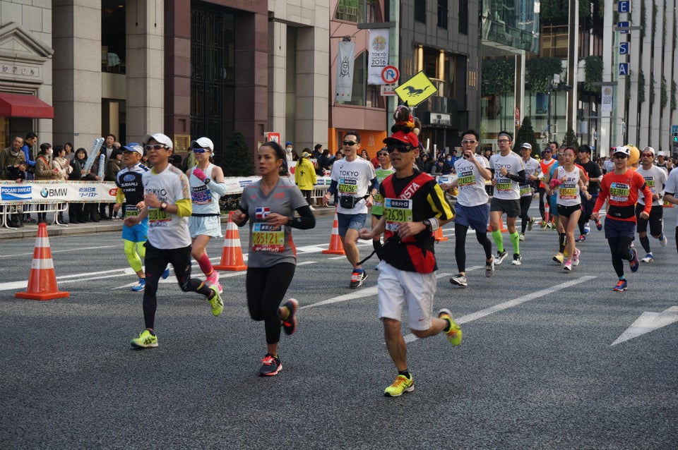 LOOK: The Eccentric Costumes Of Tokyo Marathon Runners | HuffPost The ...