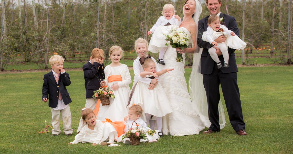 17 Hilarious But Unfortunate Wedding Fails Captured On Camera ...