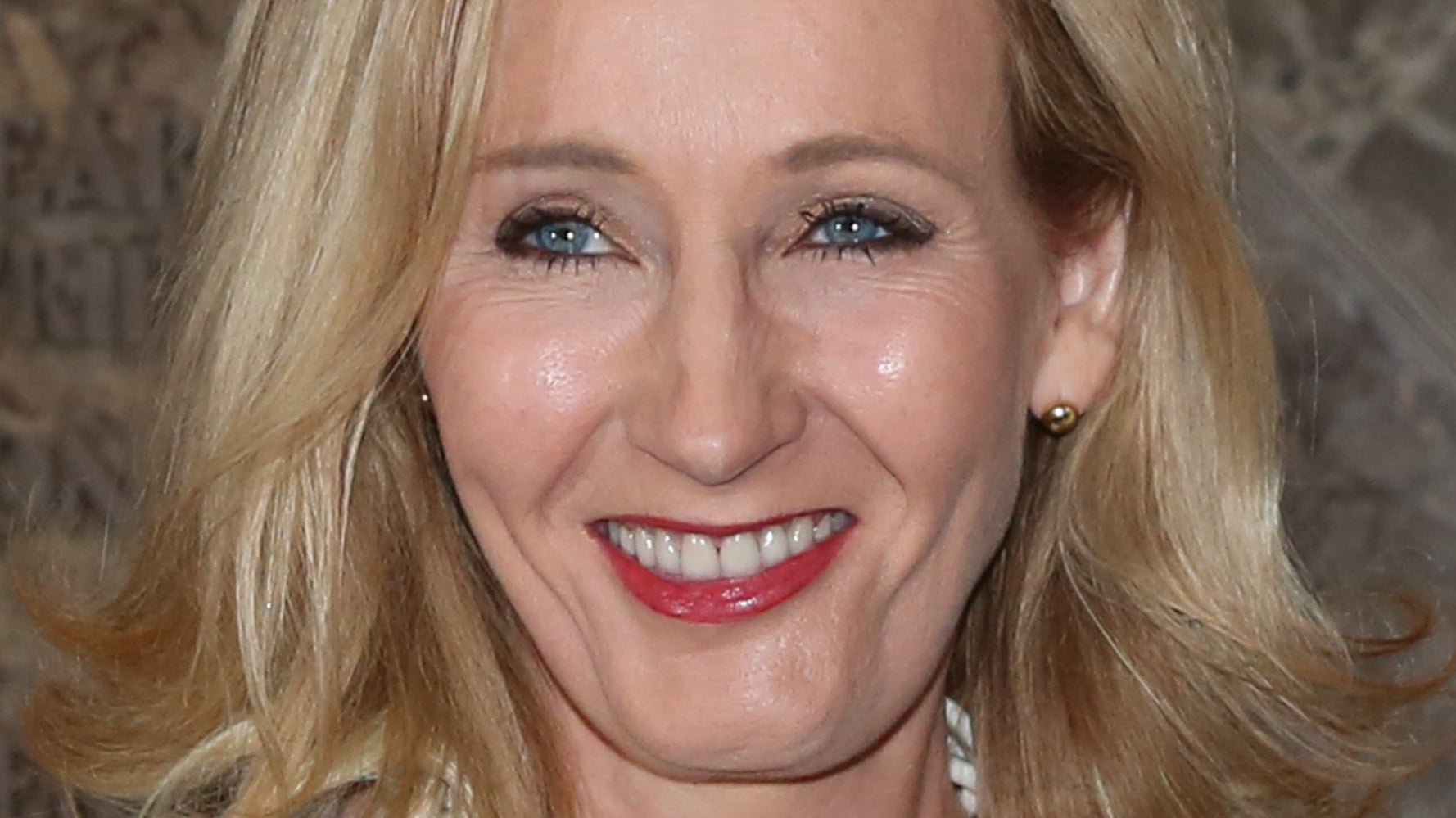 J.K. Rowling Sums Up Sad Issue With Mother's Day In One Tweet ...
