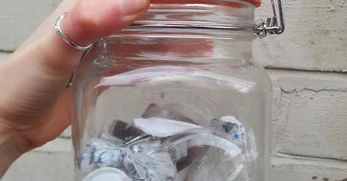 This Girl Can Fit Six Months' Worth Of Her Rubbish In This Tiny Jar ...