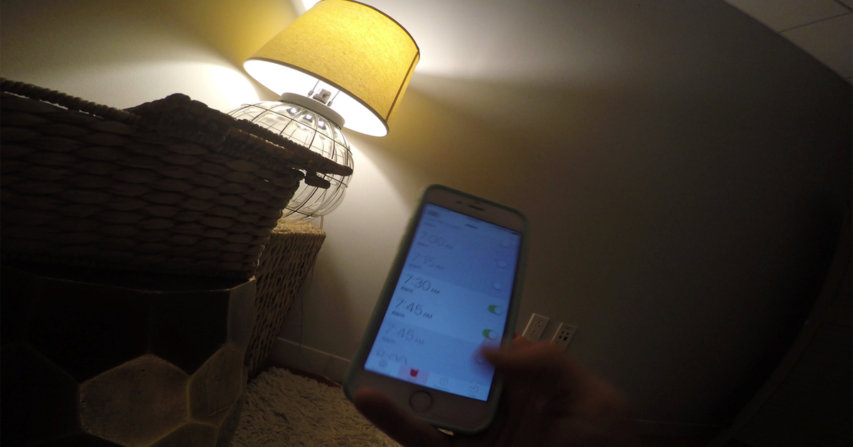 How To Stop Checking Your Phone Before Bed Huffpost Entertainment