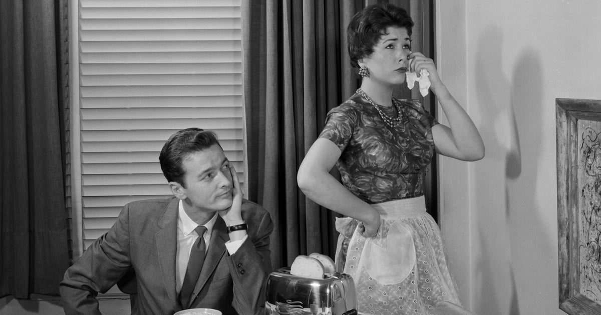 6 Signs Your Spouse Has Checked Out Of Your Marriage Huffpost Life
