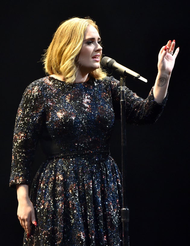 Adele Invites Couple On Stage During Live Show, After Seeing Proposal ...