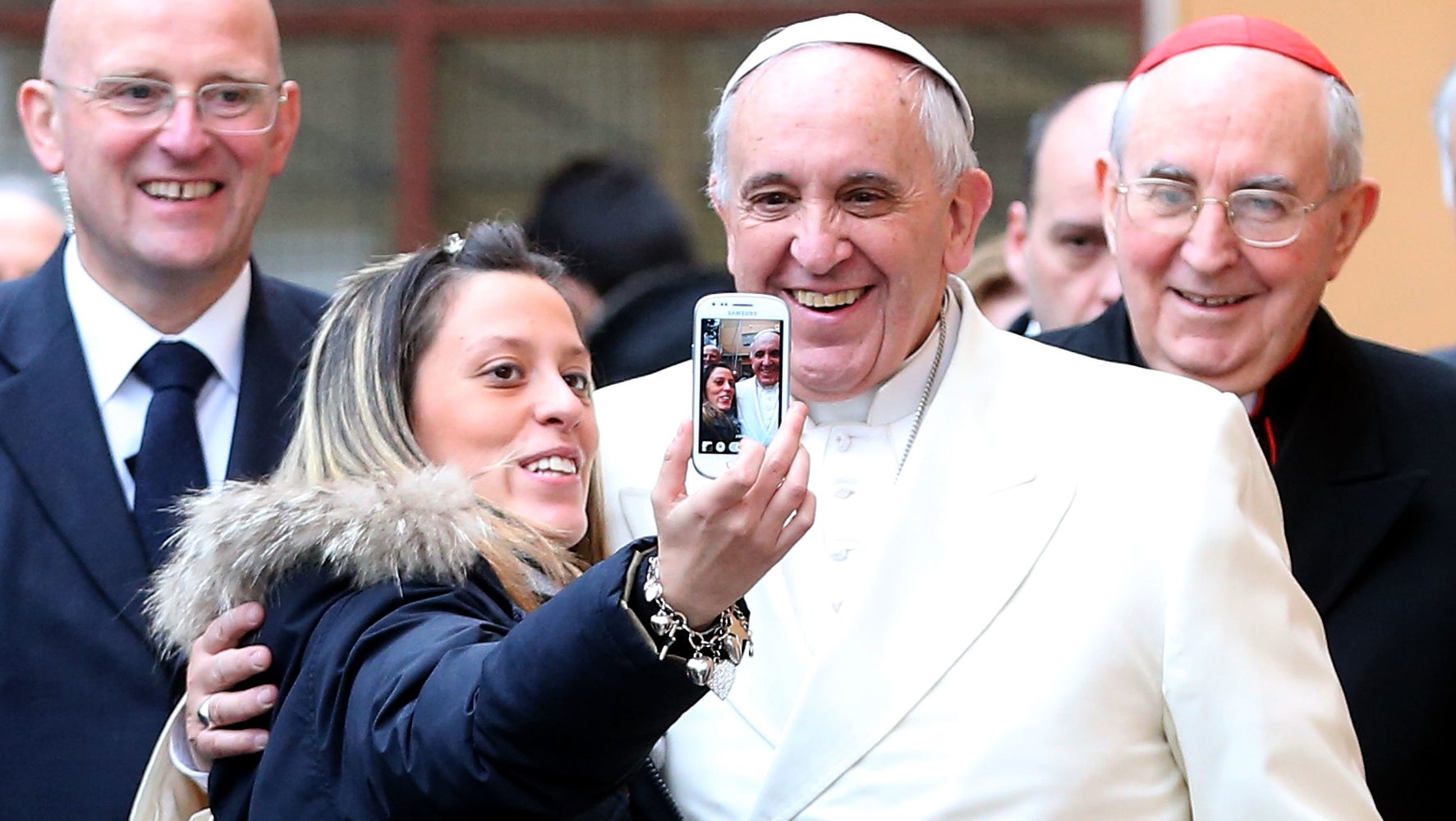 Pope Francis Makes His Instagram Debut | HuffPost Communities