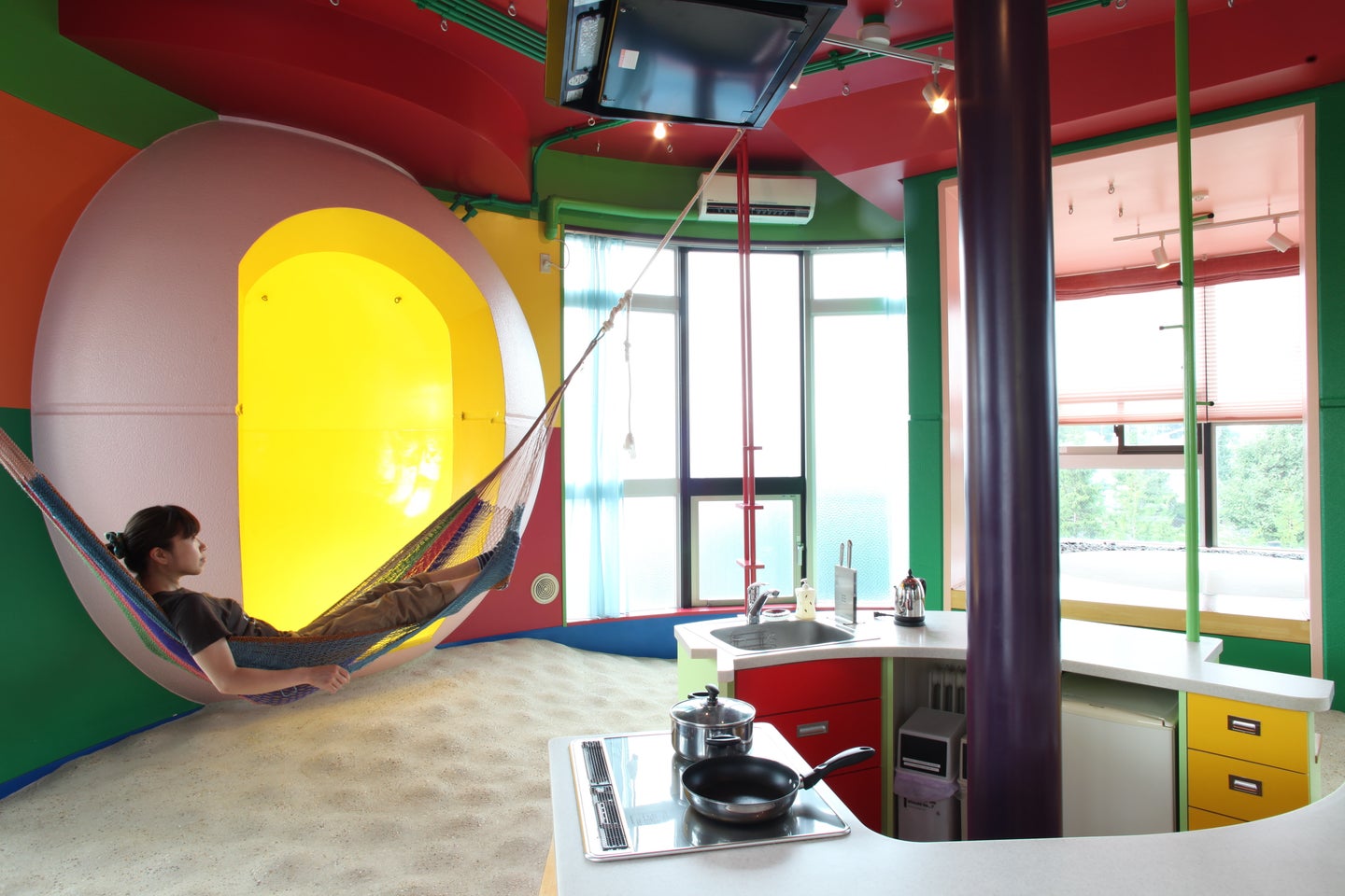 OMG, You Can Airbnb That Wacky Tokyo Apartment From HBO’s ‘Girls ...