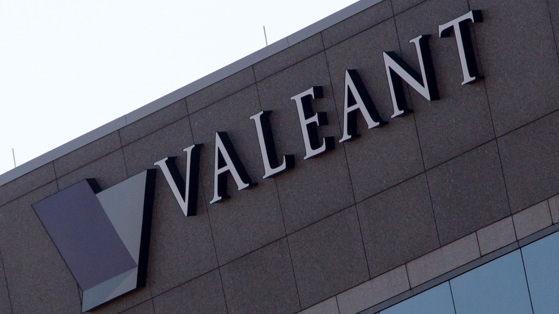 The Story Behind The Craziest Corporate Collapse Of The Last Decade ...
