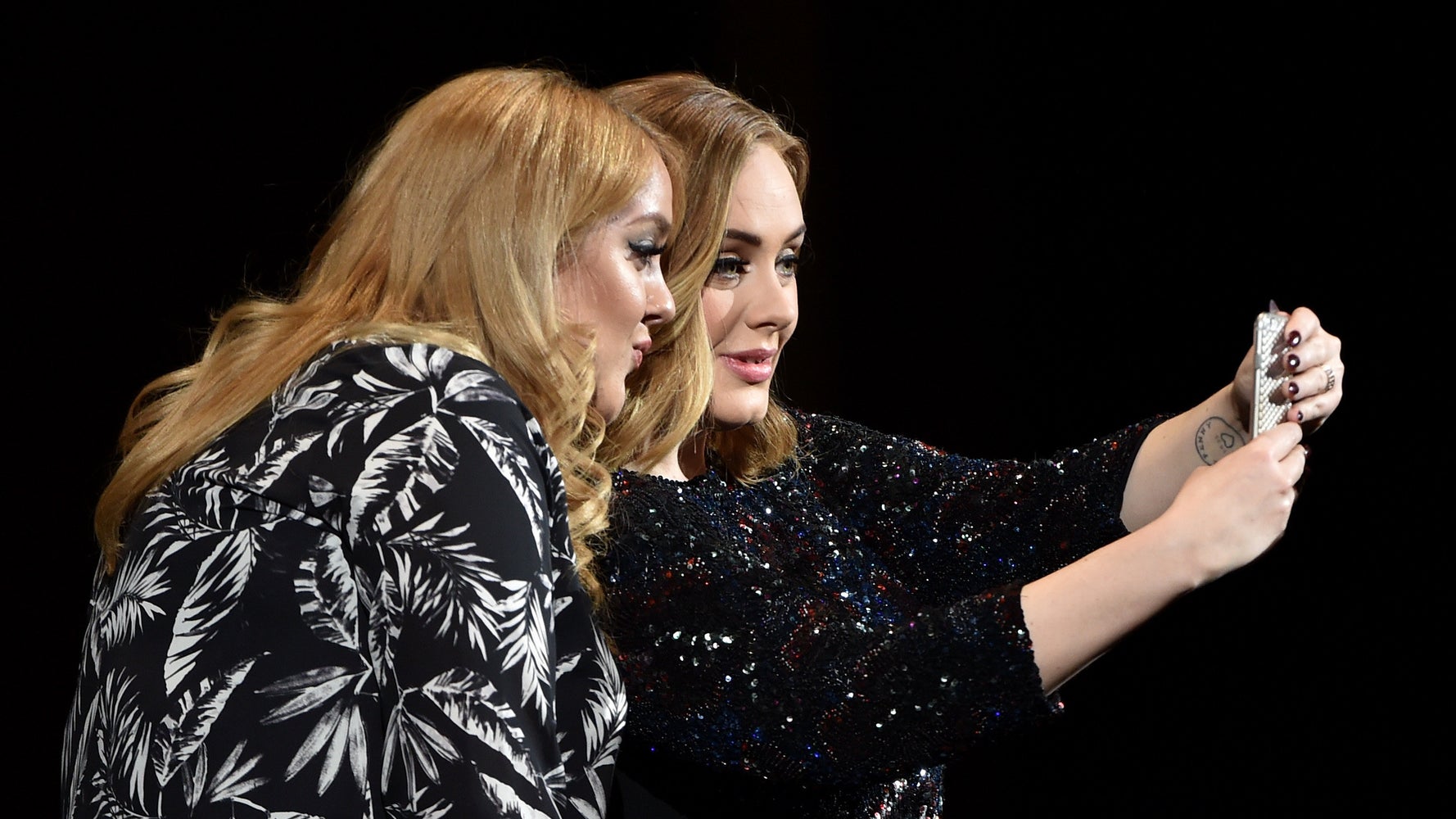 Watch Adele Totally Twin Out On Stage With Her New Doppelgänger | HuffPost