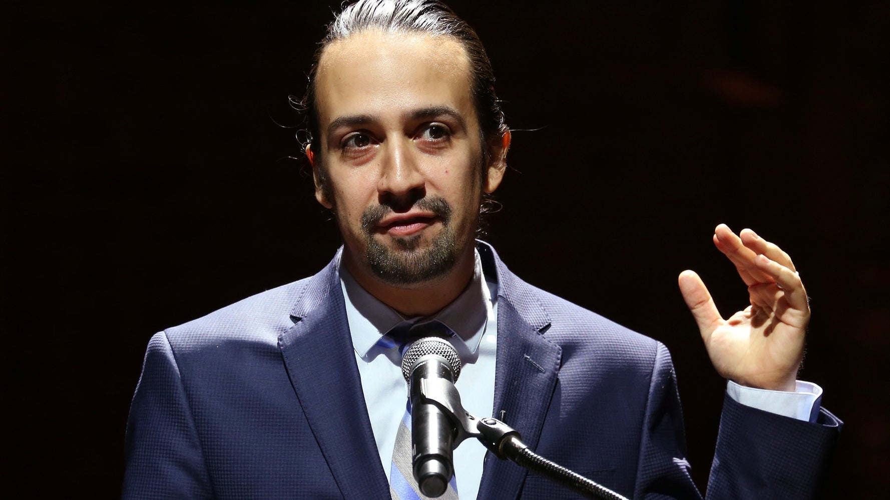Lin-Manuel Miranda Celebrates Immigrants In Acceptance Speech For ...