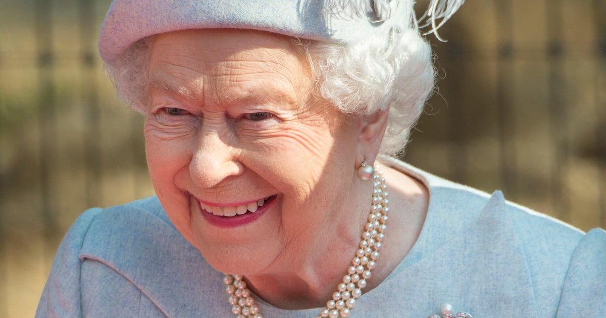 Queen Elizabeth's 90th Birthday: The 18 Best Tweets From Everyone's ...