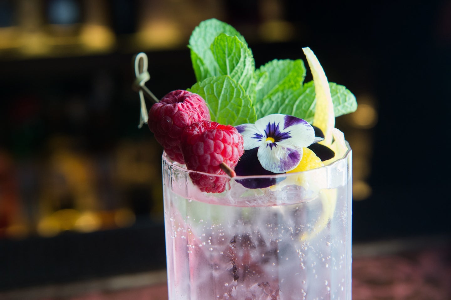 This Gin Bar Houses The Largest Collection Of Gin In London (400 ...