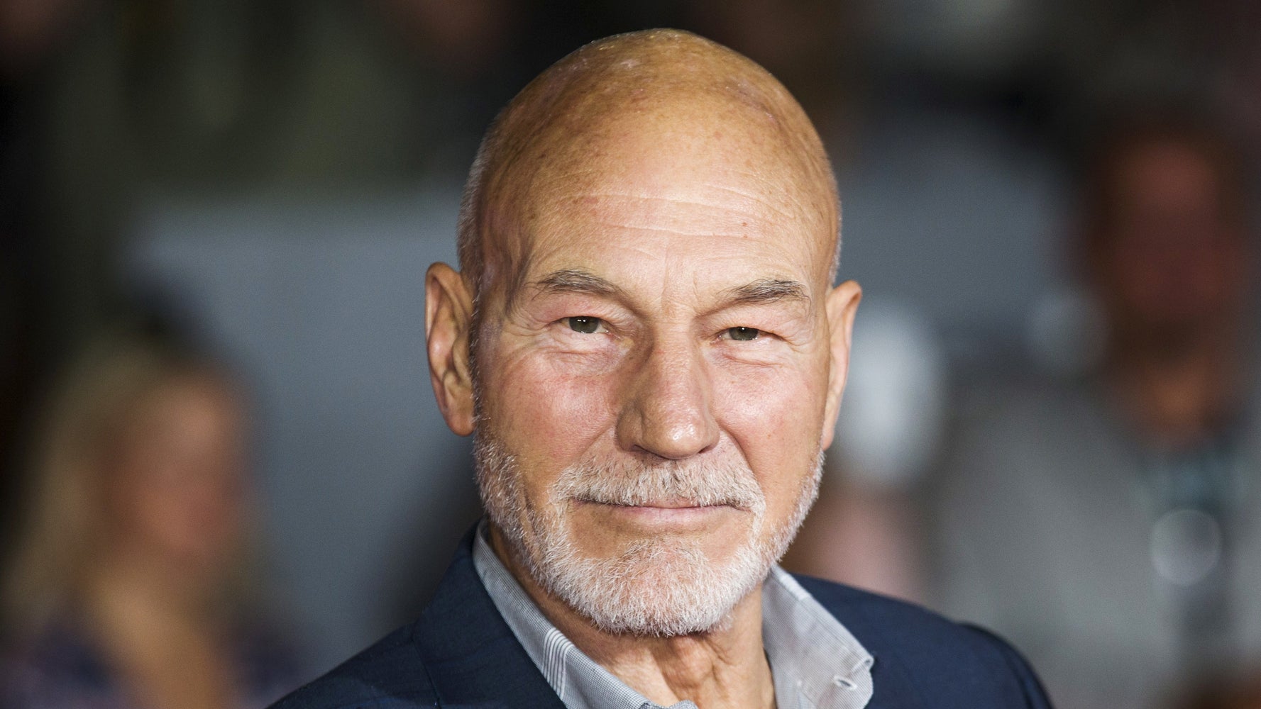 Patrick Stewart Dressed In Drag, And The Internet Loved It | HuffPost