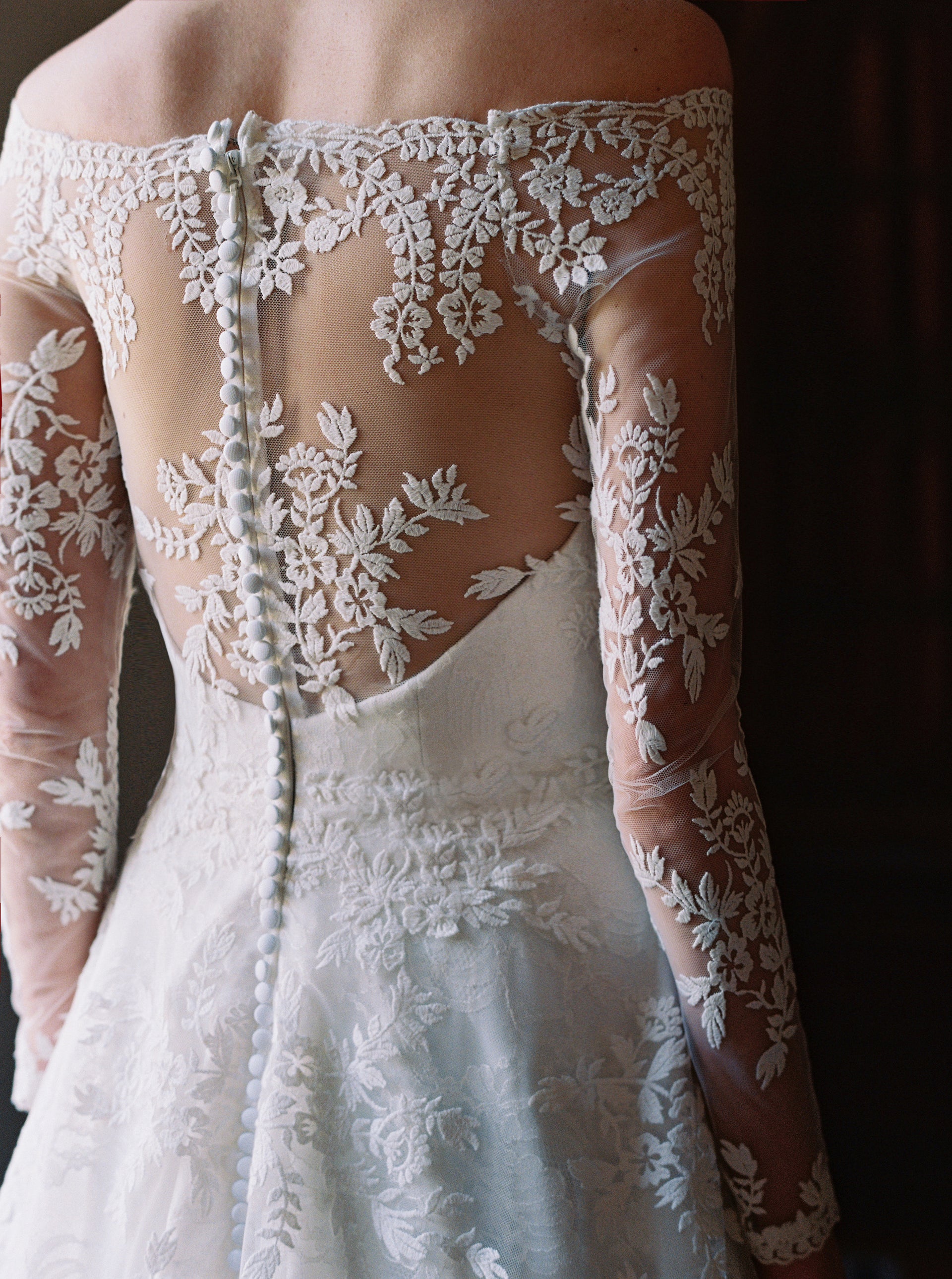 28 Wedding Dresses That Are Even More Beautiful From The Back ...