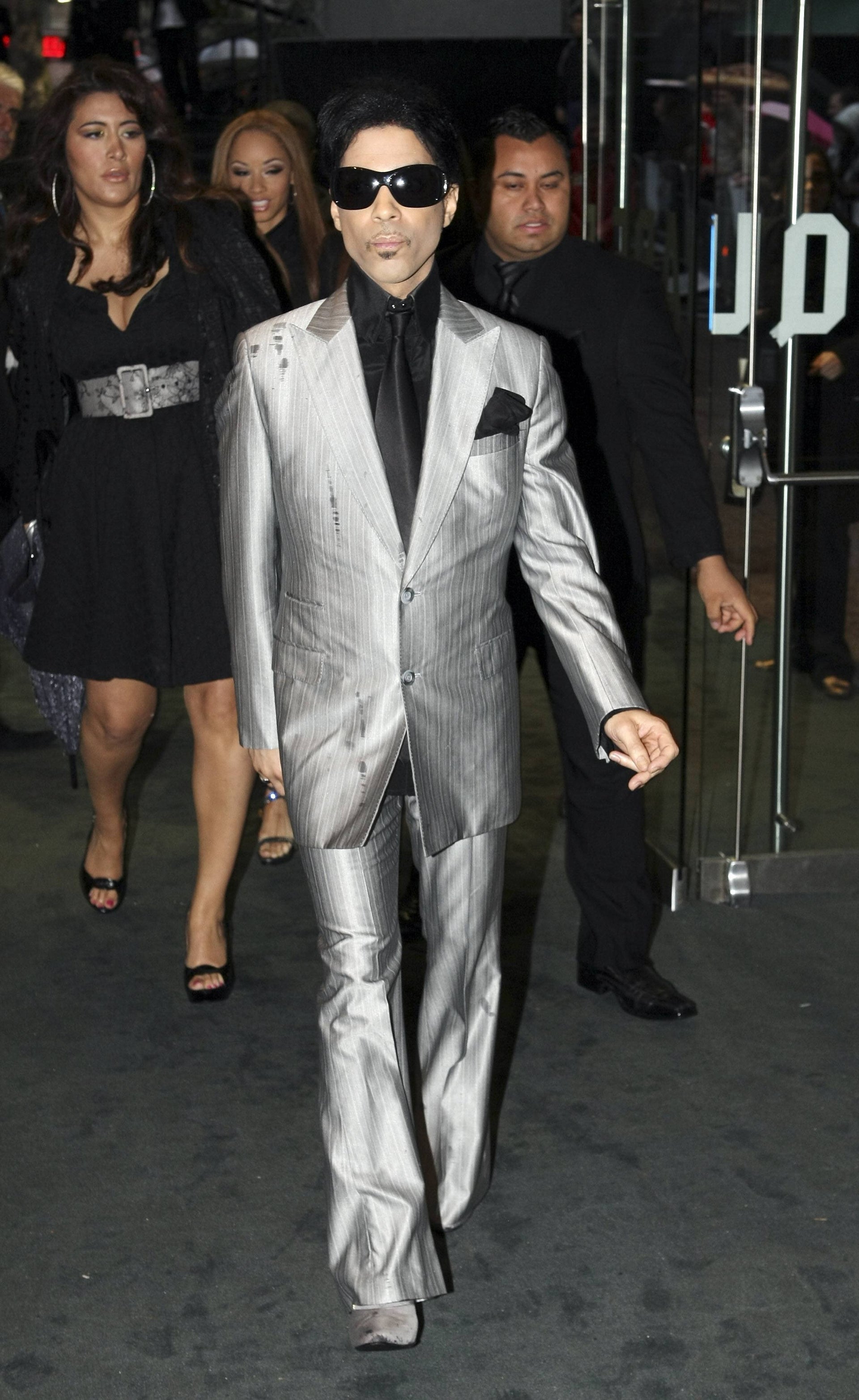 A Look Back At Prince's Unfiltered And Unapologetic Style | HuffPost Life