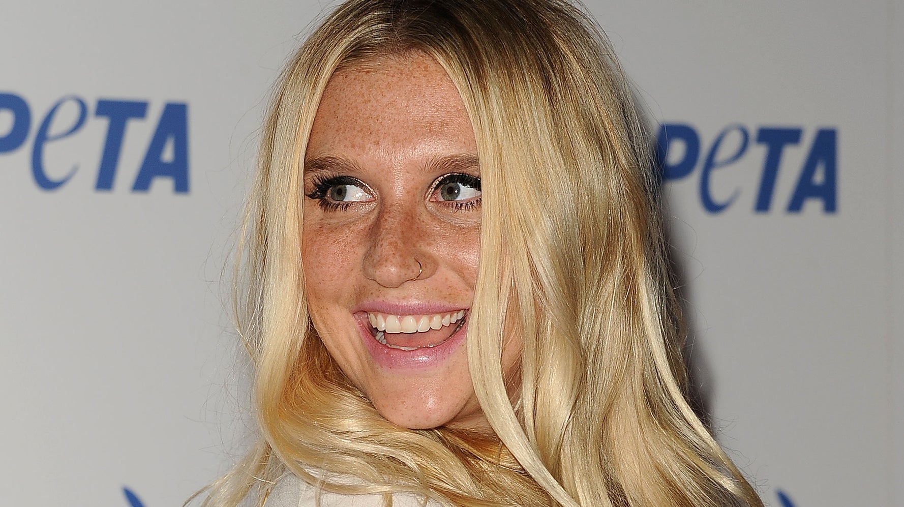 Kesha Has A Great Little Story About Breaking Into Prince's House ...