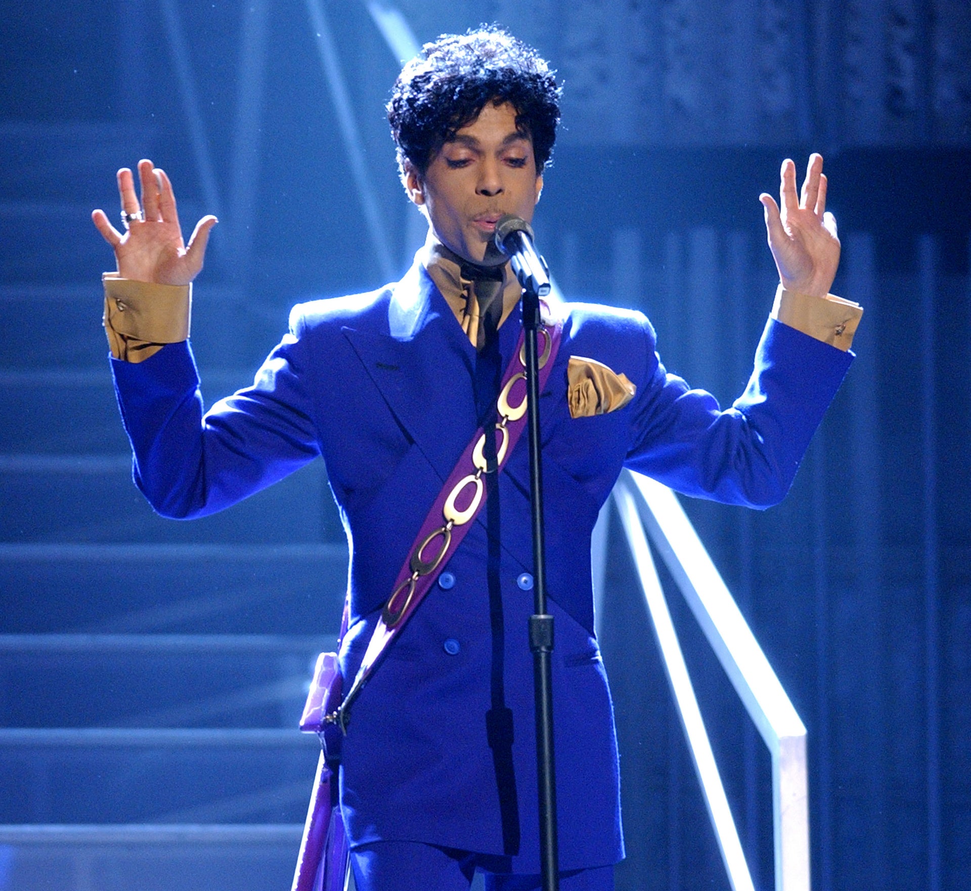 A Look Back At Prince's Unfiltered And Unapologetic Style | HuffPost Life