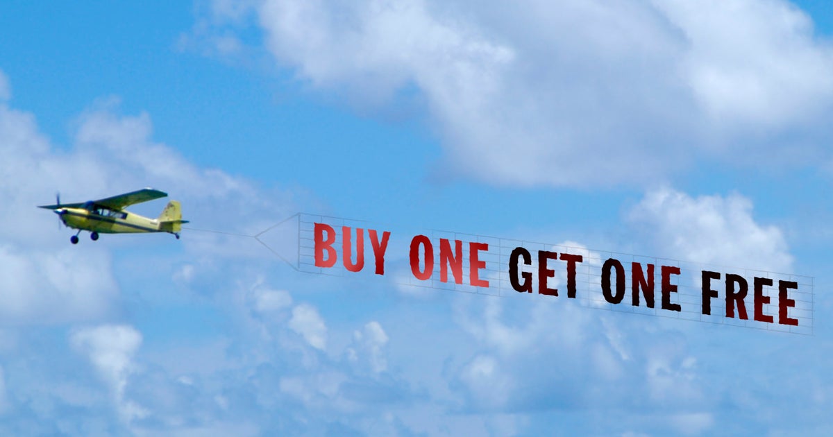 Here's How Airplanes Pick Up Those Giant Advertising Banners | HuffPost ...