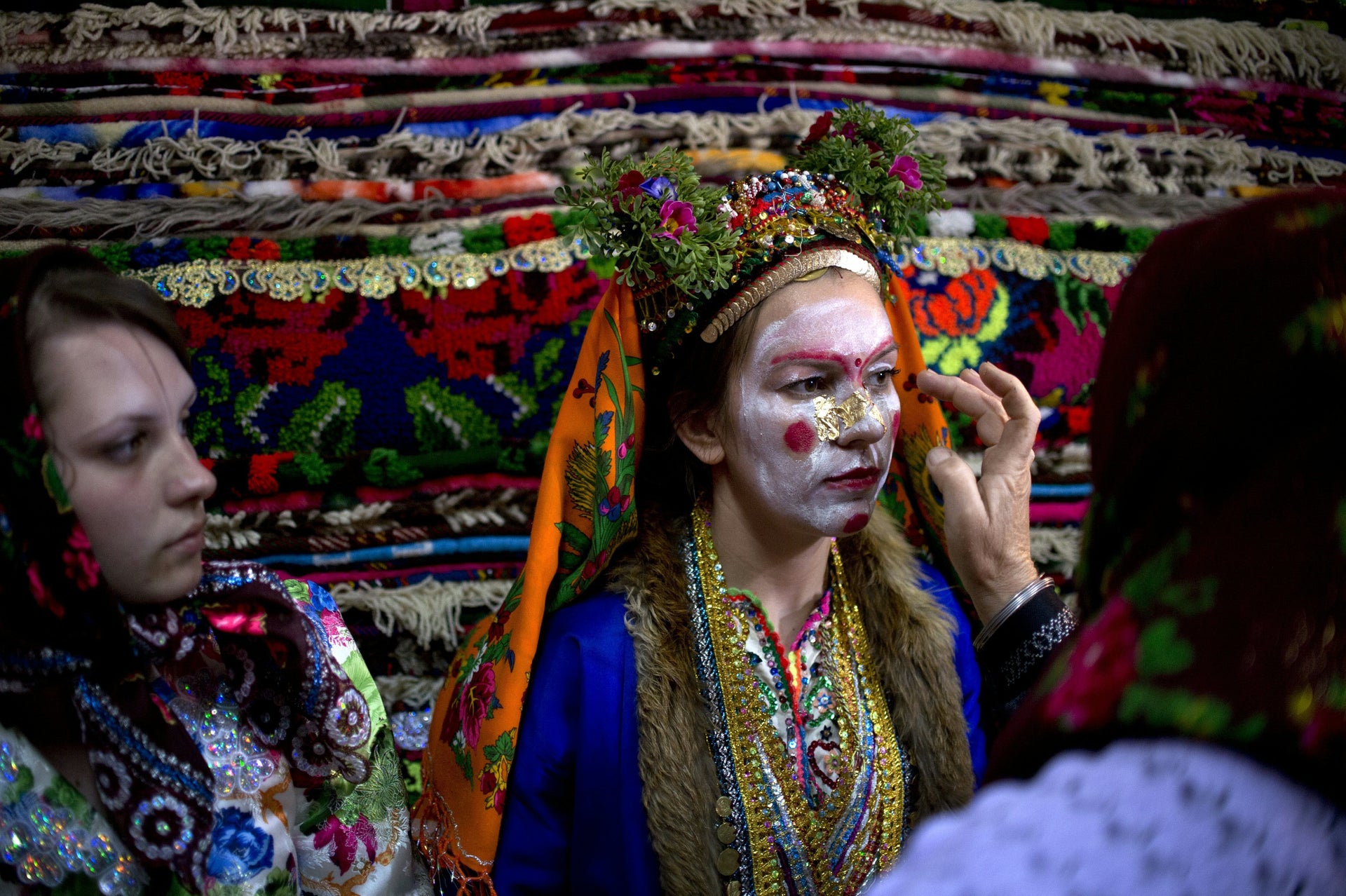 Stunning Images Of A Bulgarian Muslim Bride Reviving Old Traditions ...