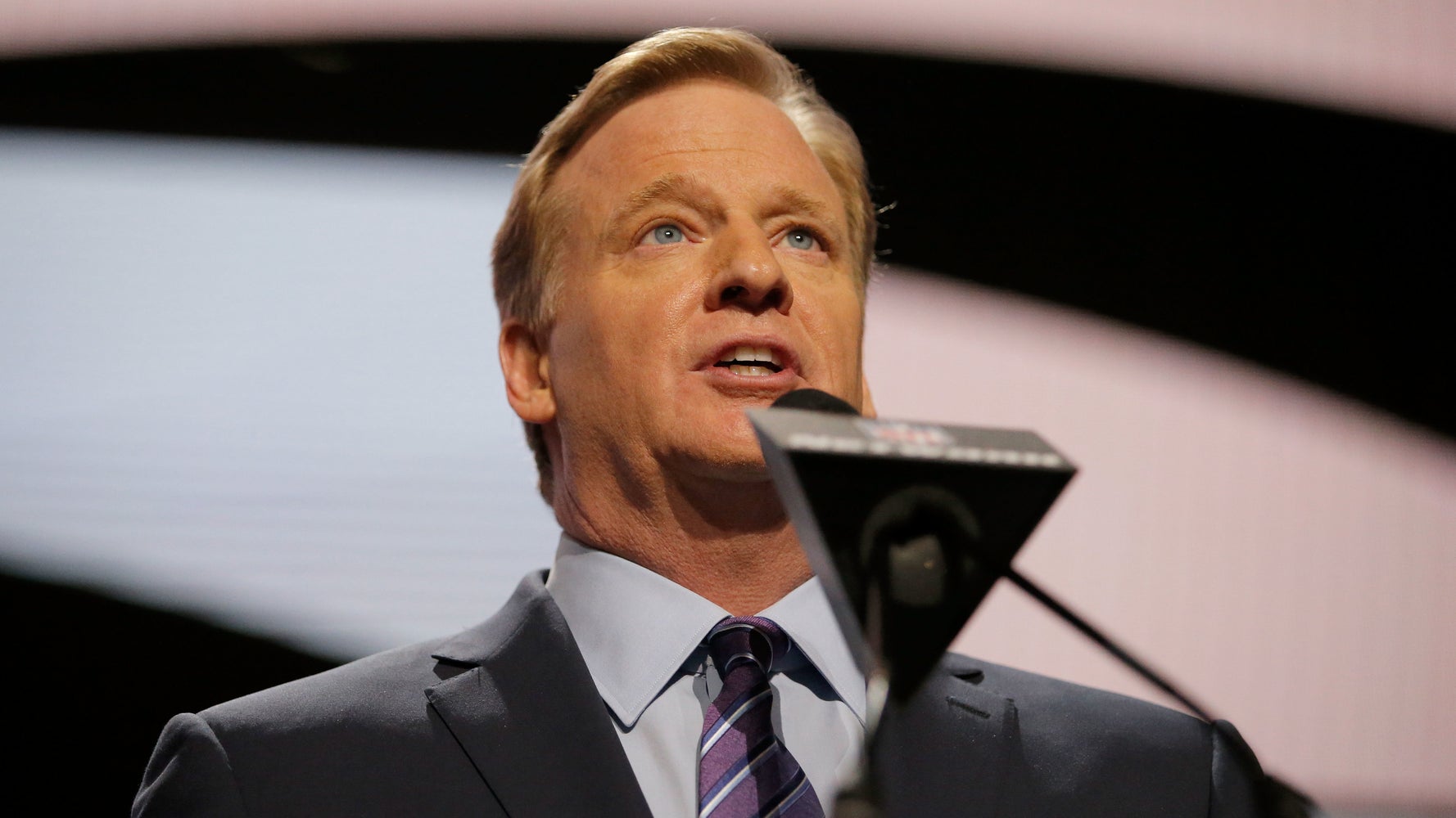 Roger Goodell Booed For Some Reason At 2016 NFL Draft | HuffPost