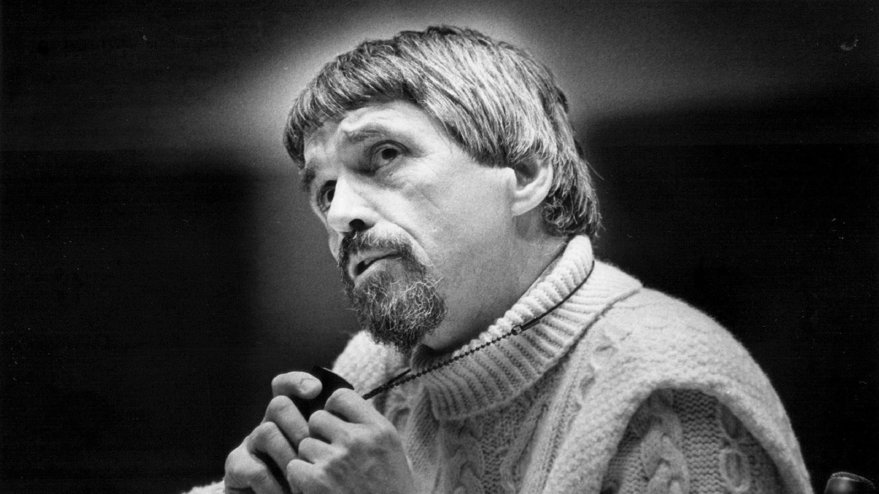 Daniel J. Berrigan, Defiant Priest Who Preached Pacifism, Dies At 94 ...