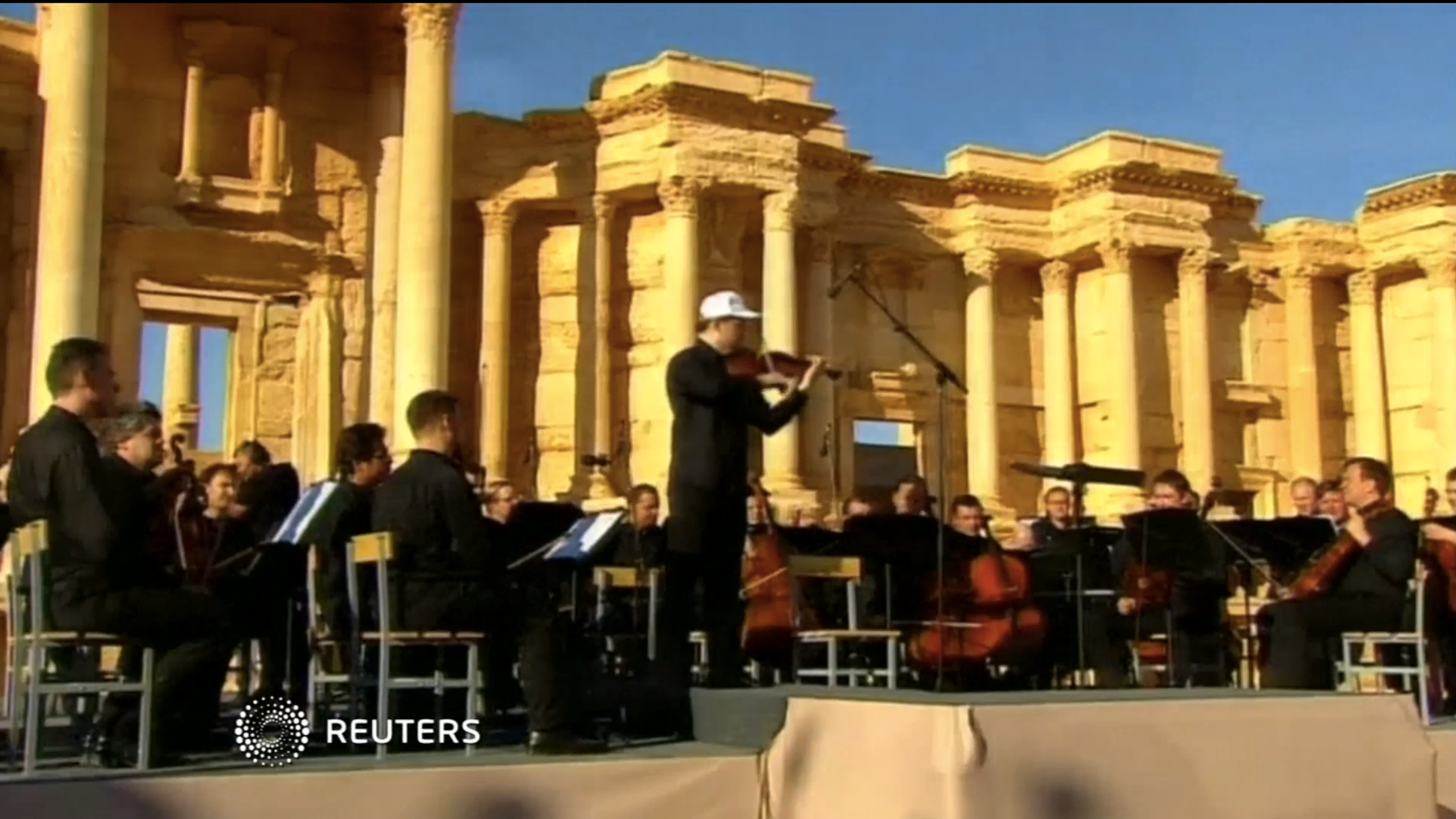 Russian Orchestra Gives Stunning Performance In Palmyra Ruins ...