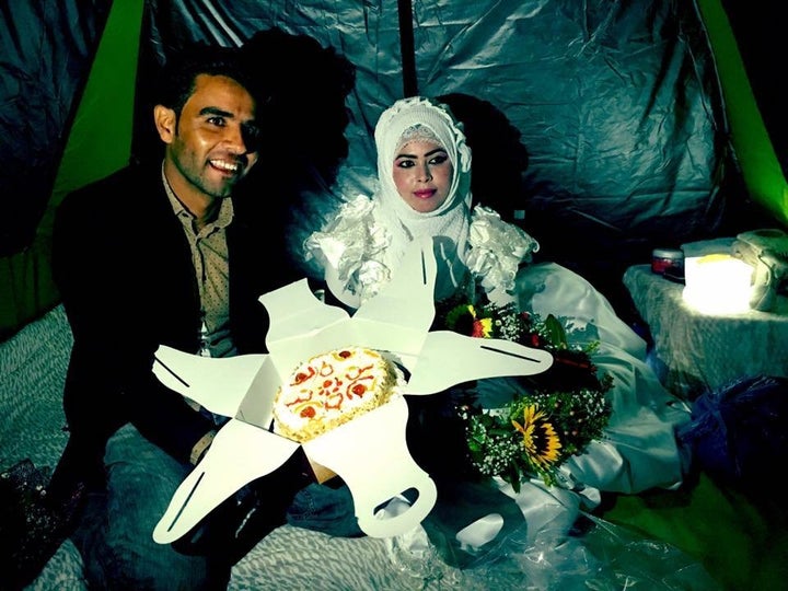 Volunteers Organize Makeshift Wedding For Syrian Refugees In Idomeni