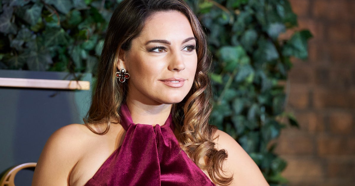 Kelly Brook Lands New TV Job On Romance Show 'It's Not Me, It's You ...
