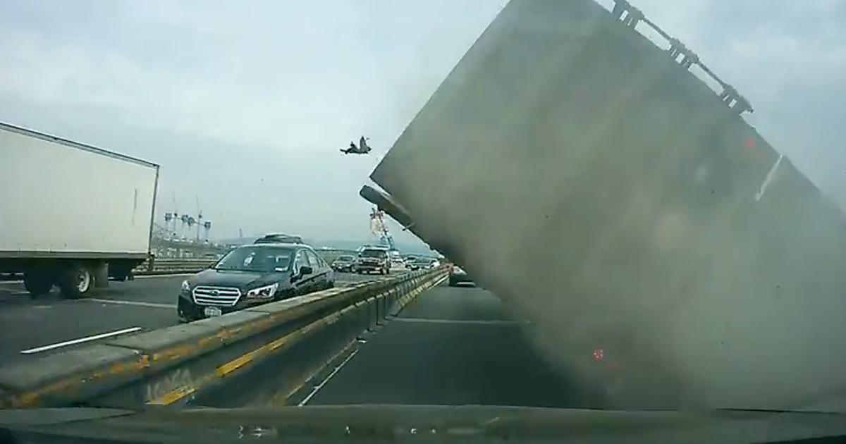 Video Shows Tractor-Trailer Overturn On Tappan Zee Bridge | HuffPost ...
