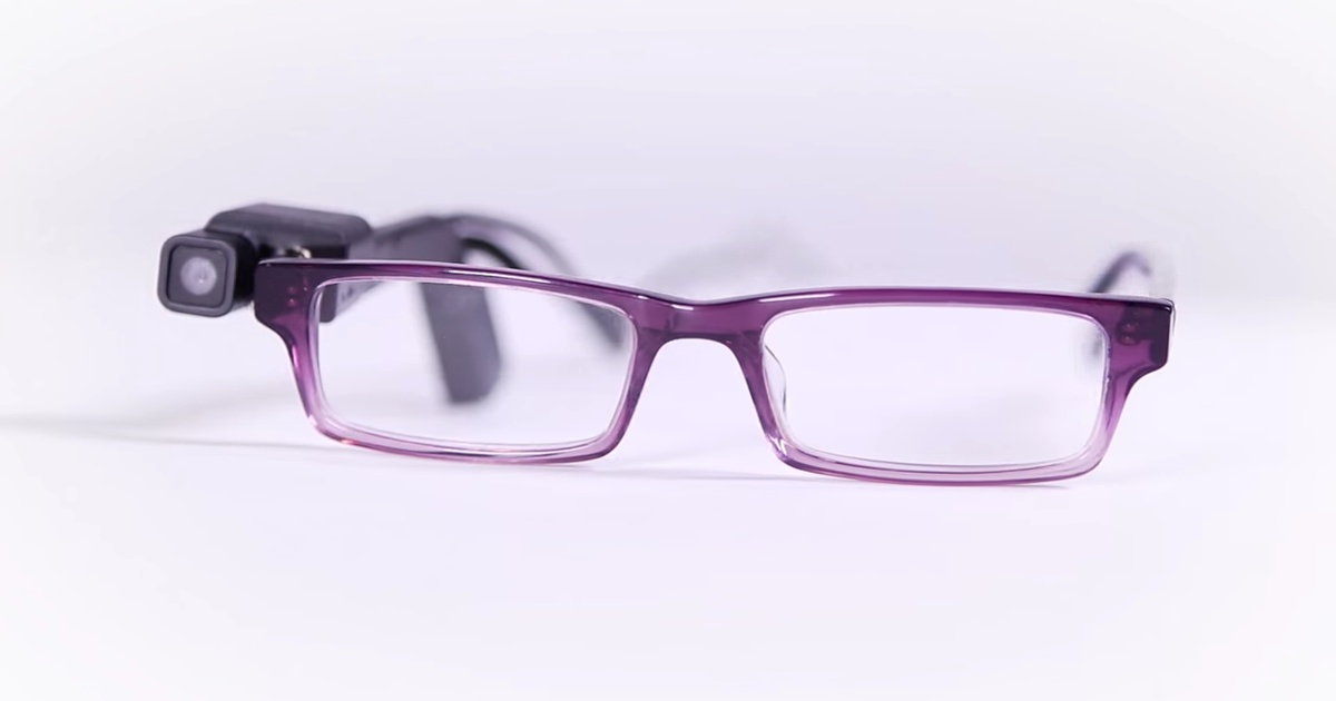 These Glasses Read Text Out Loud To People Who Are Visually Impaired ...