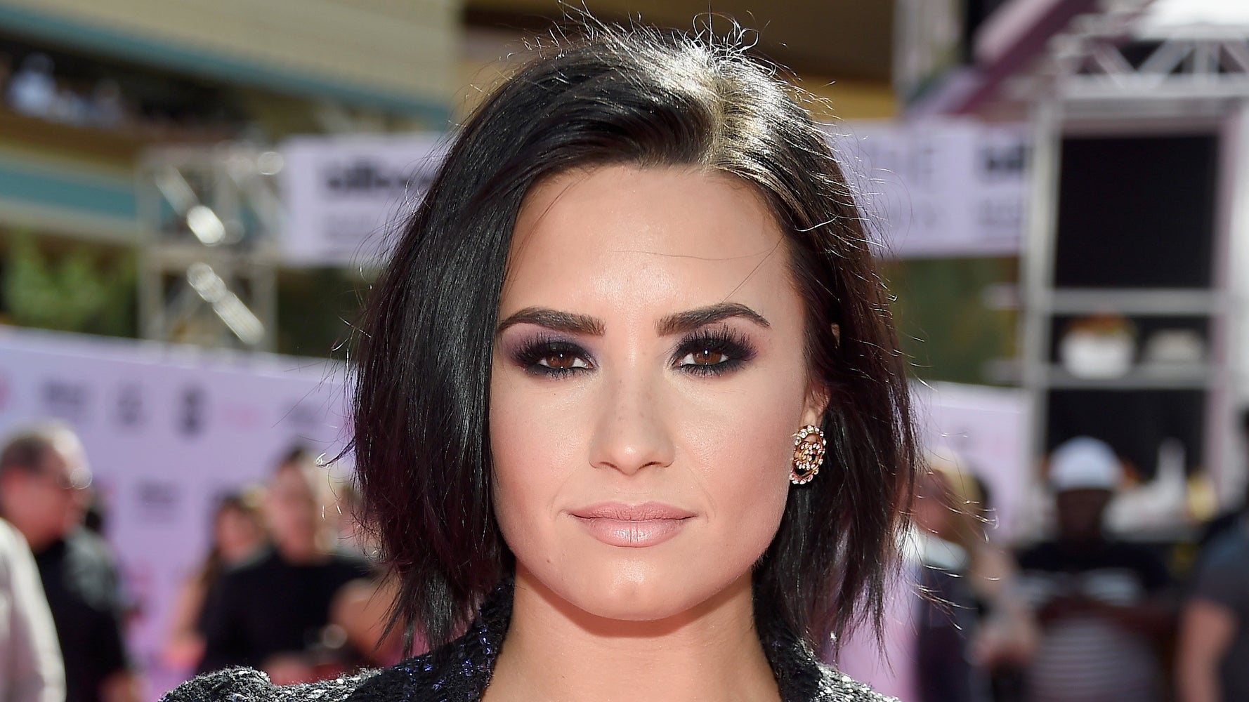 Demi Lovato Wins Billboard Music Awards By Showing Support For ...