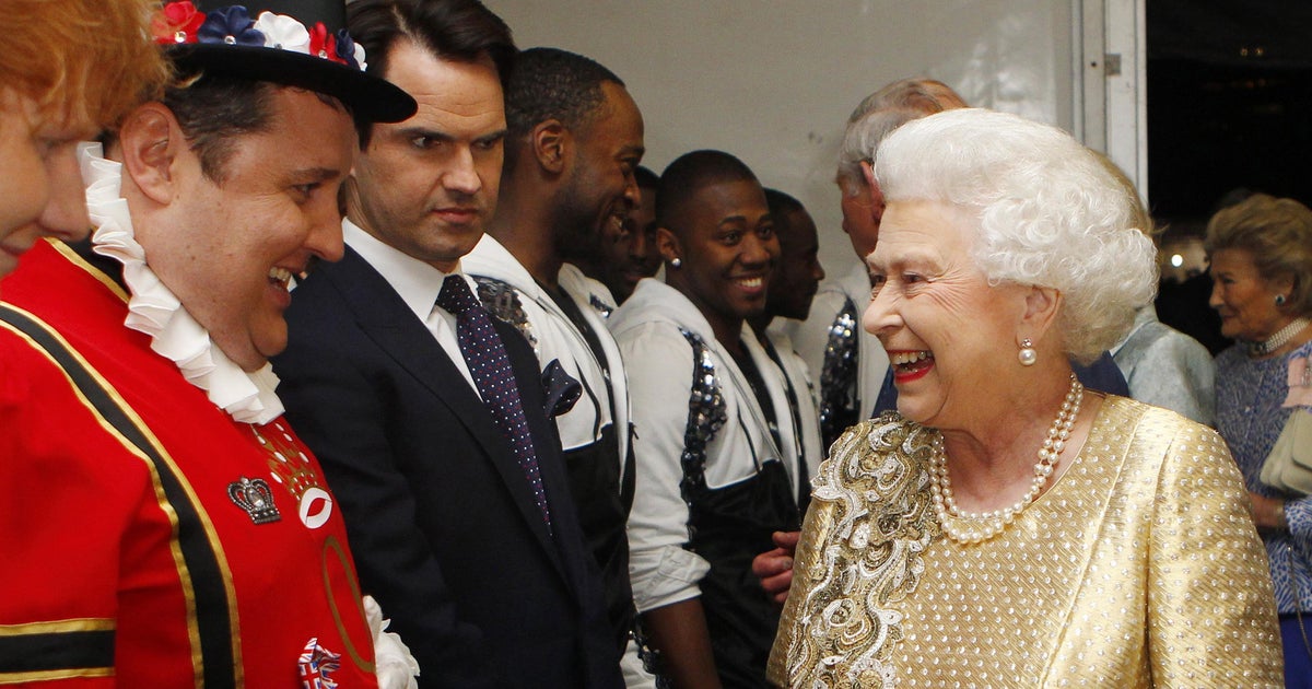Jimmy Carr Meeting The Queen Gets The Photoshop Battle It Deserves ...