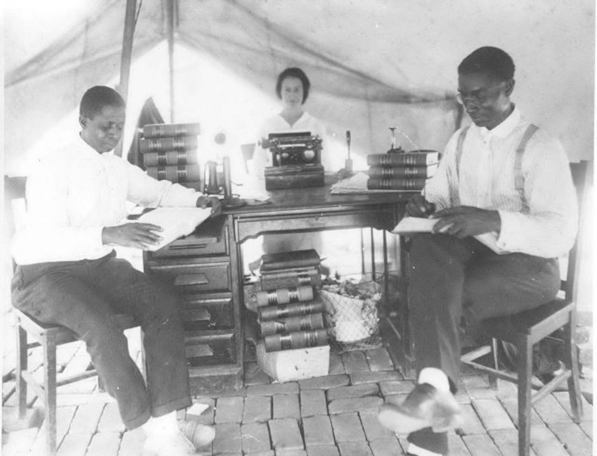 These Unforgettable Images Expose The Horror Of The Tulsa Race Riots ...