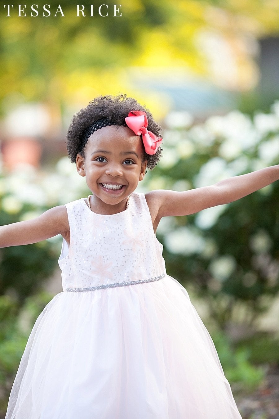 19 Spunky Flower Girls Who Take Their Jobs Very Seriously | HuffPost Life