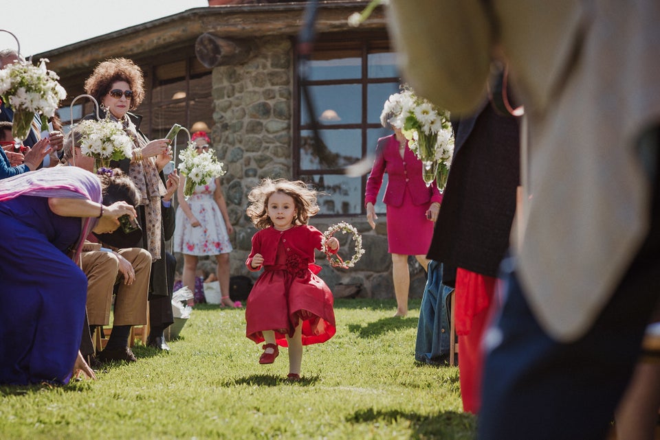 19 Spunky Flower Girls Who Take Their Jobs Very Seriously | HuffPost Life