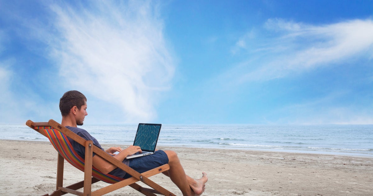 7 Ways To Be A Stellar Employee While You're On Vacation | HuffPost Life