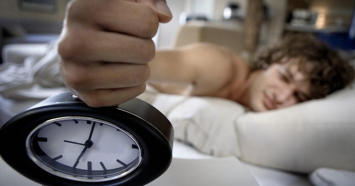 This May Explain Why You Can't Stop Hitting The Snooze | HuffPost Life