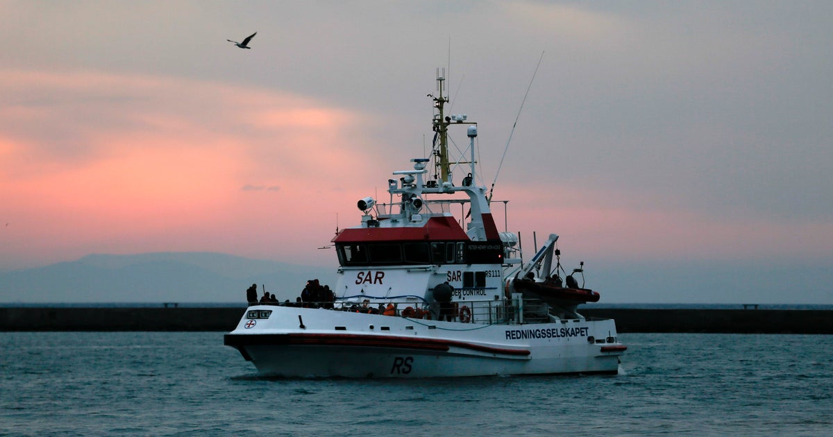 Greece Rescues Hundreds Of Migrants From Sinking Ship Off Crete ...