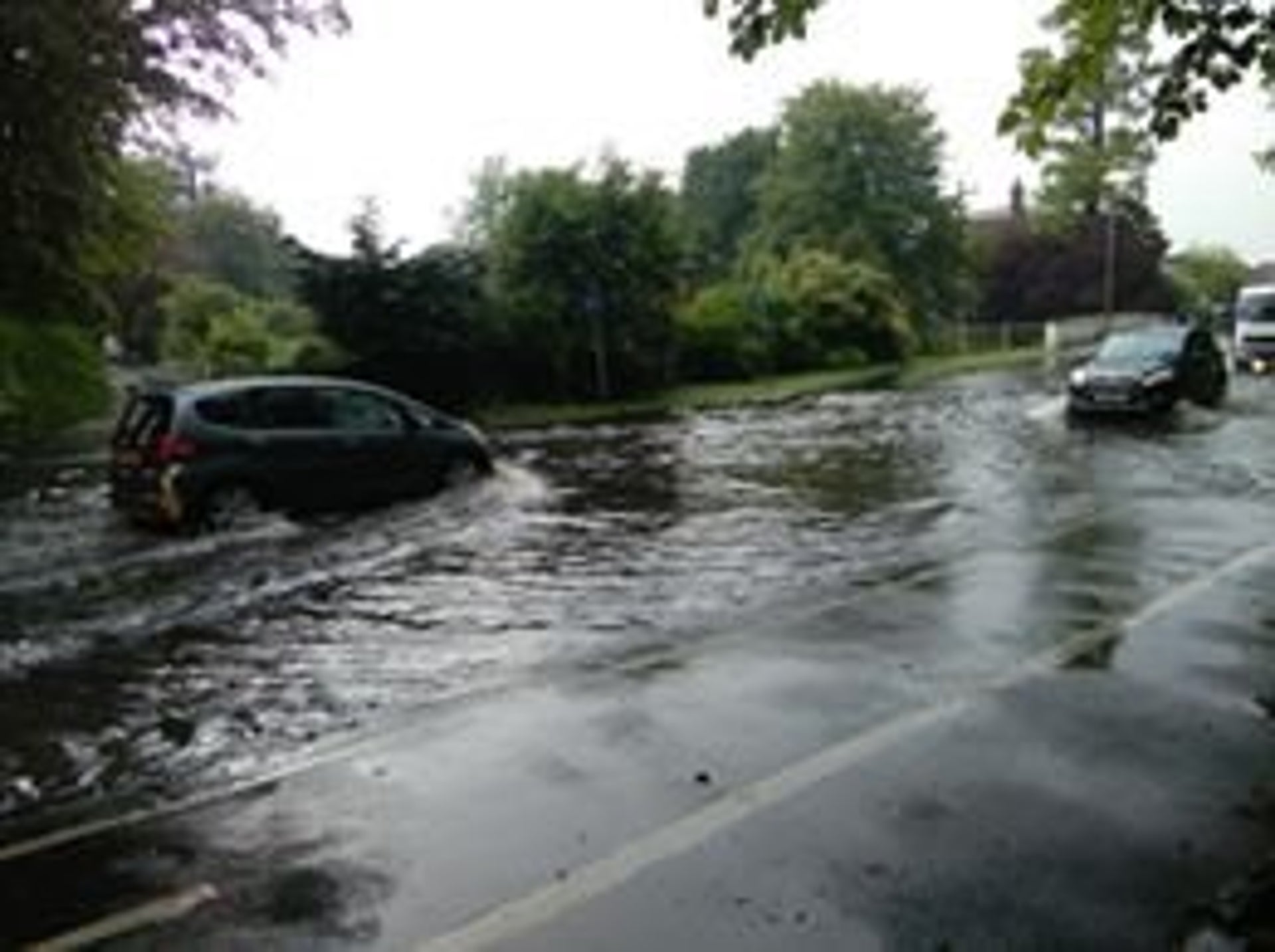 Wallington Flash Flood Fail: People Carrier Drives Straight Into 2 ...
