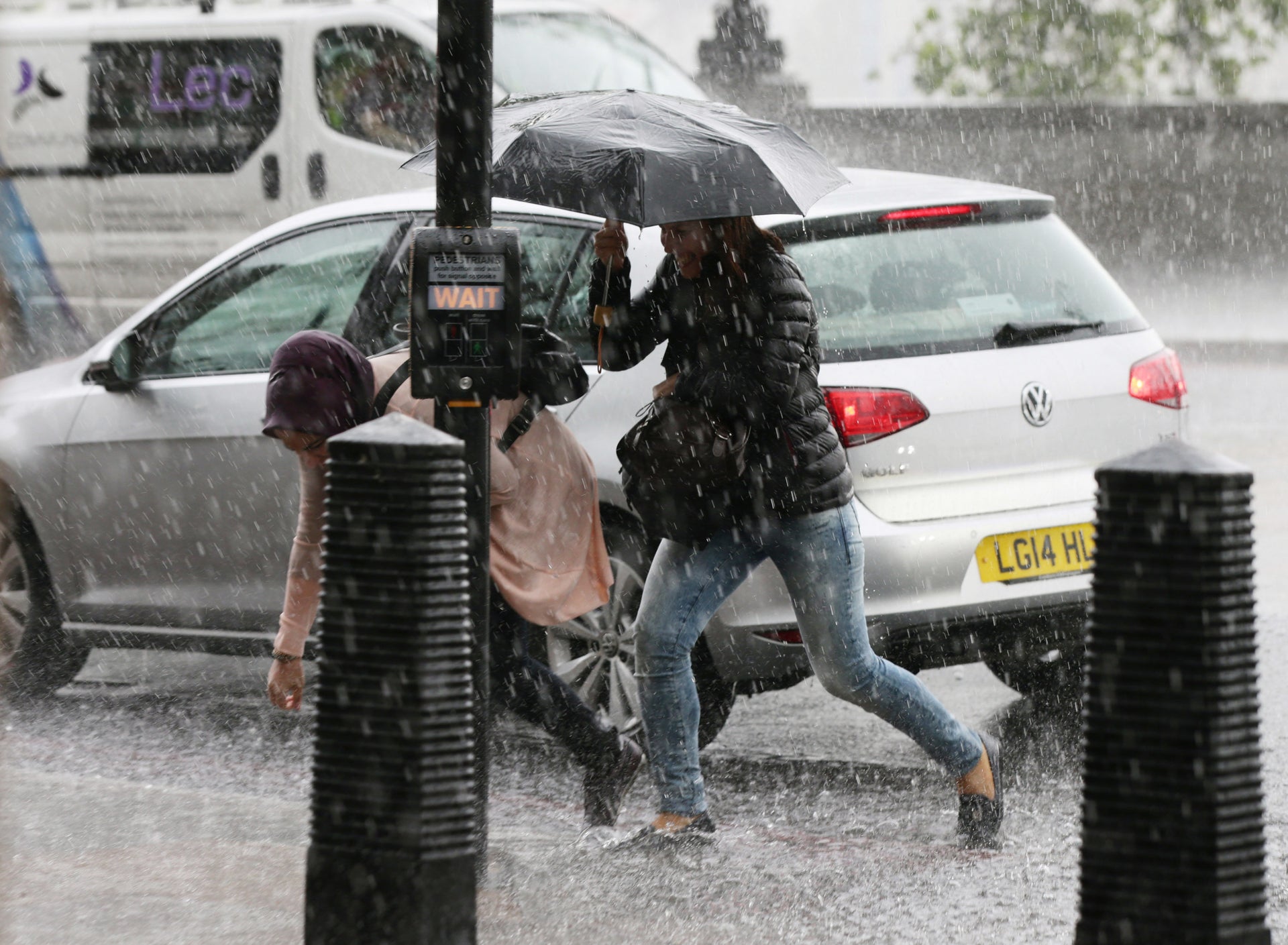 Wallington Flash Flood Fail: People Carrier Drives Straight Into 2 ...