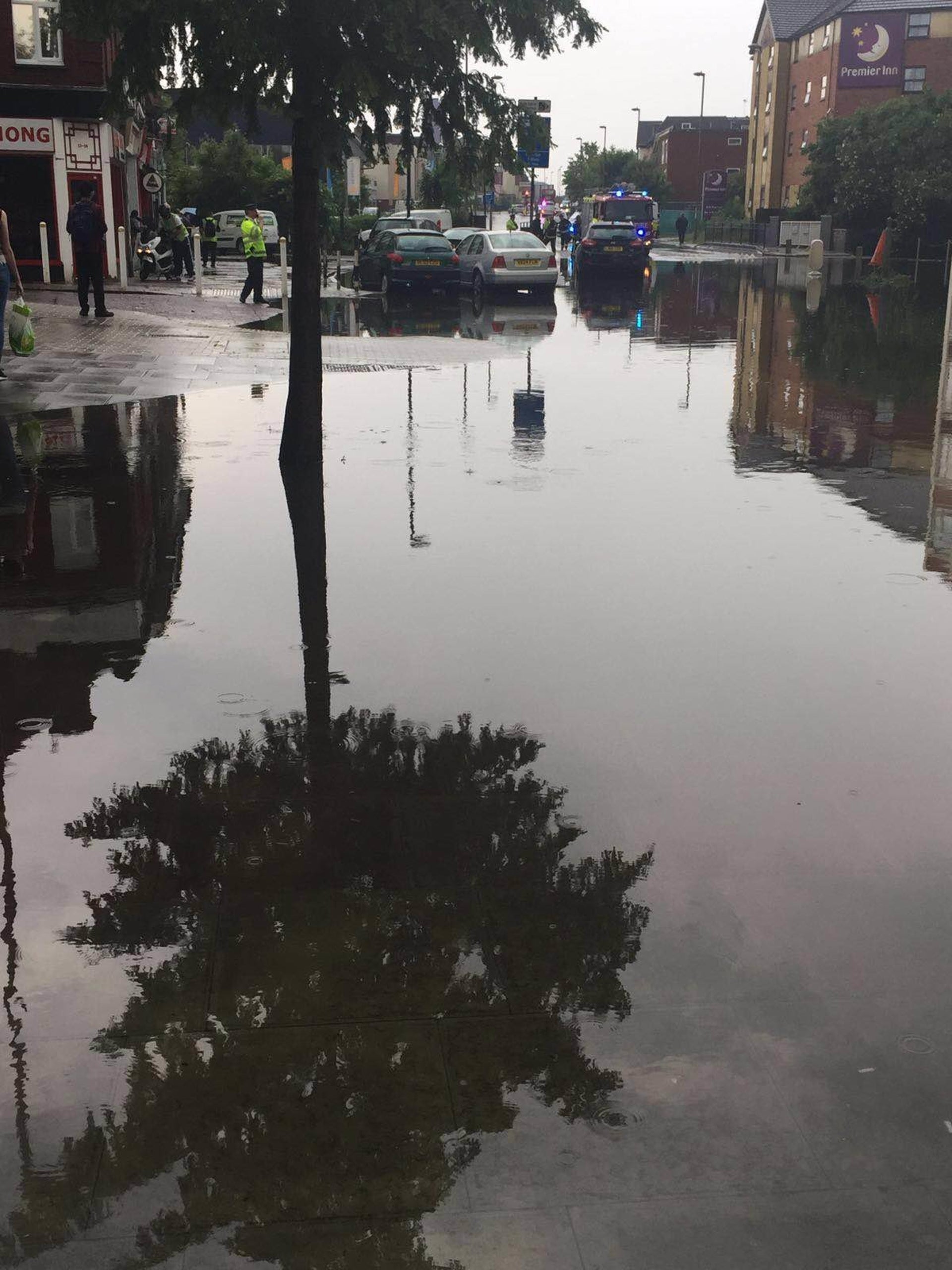 Wallington Flash Flood Fail: People Carrier Drives Straight Into 2 ...