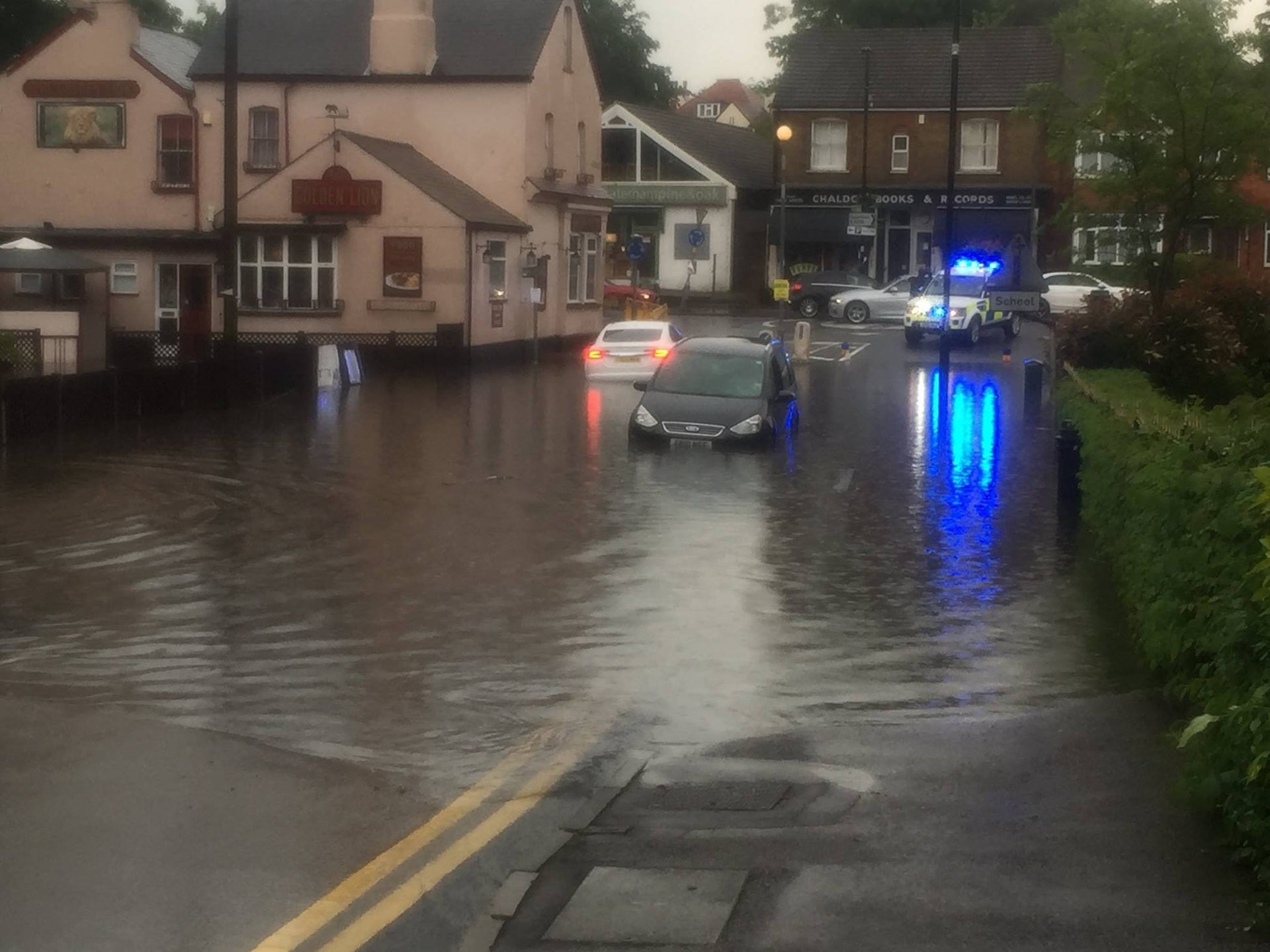 Wallington Flash Flood Fail: People Carrier Drives Straight Into 2 ...