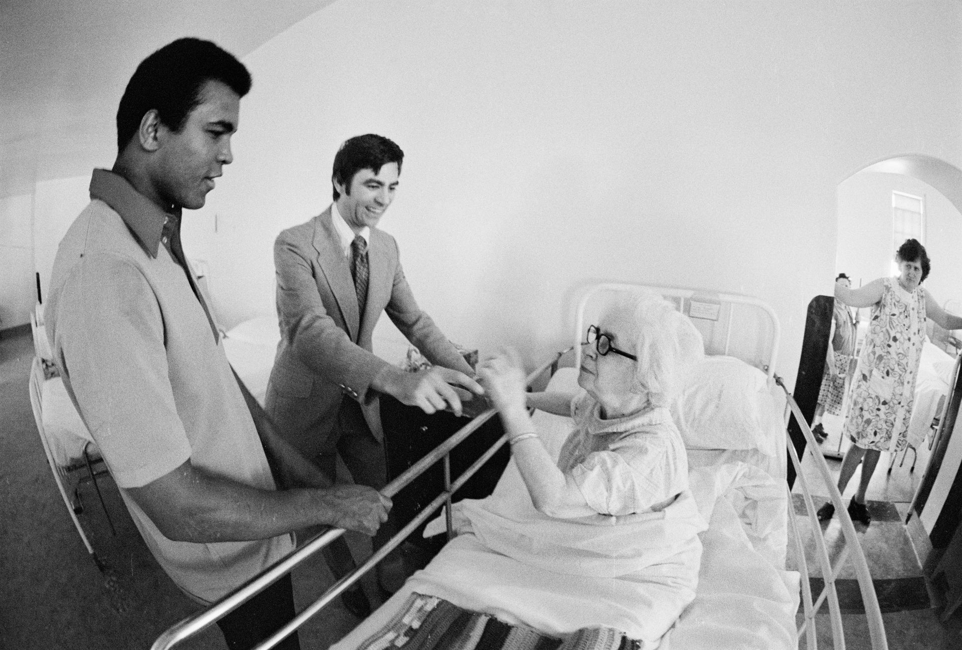 Muhammad Ali Rare Photographs Reveal Behind The Scenes Glimpse Into His ...